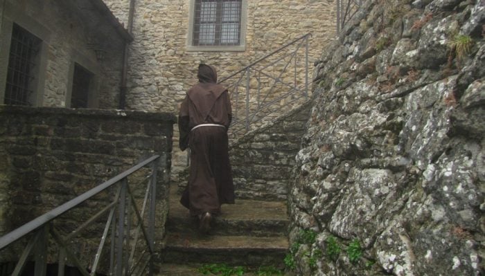 L'habit ne fait pas le moine - Français Authentique