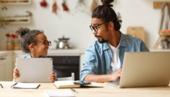 Discipliné, mais tolérant - Français Authentique